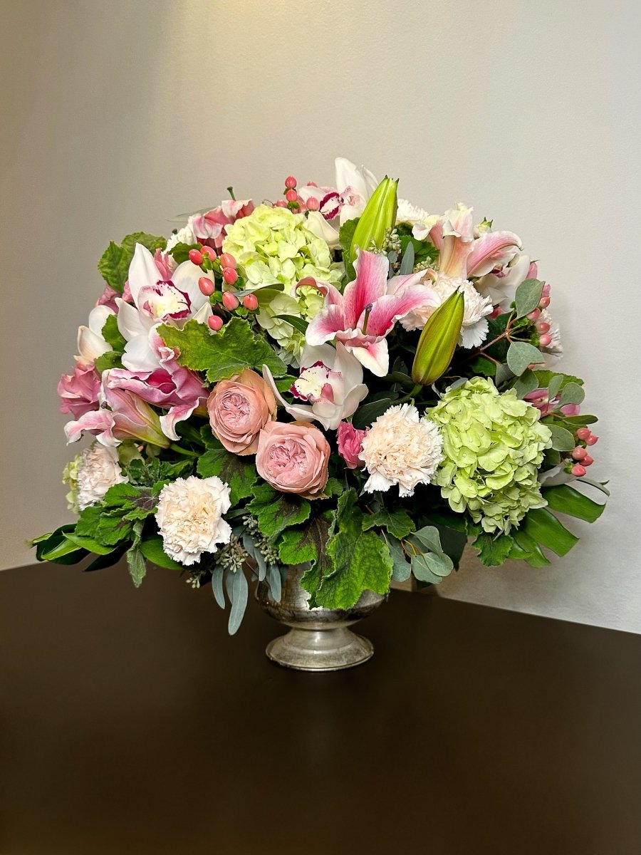 Floral arrangements in vase